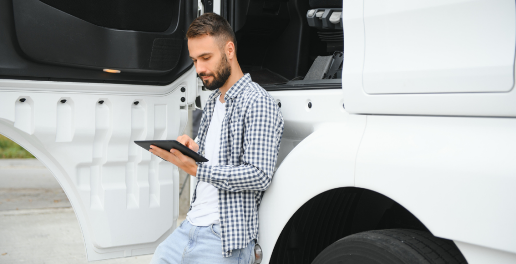 How GPS Tracking Works In Logistics | Geosavi